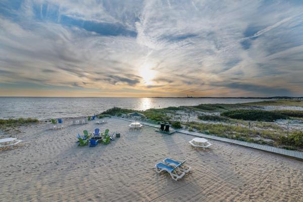 Oceanfront Studio Suite With Amazing Views Patio & Ac - Dogs Welcome - Wellfleet, MA