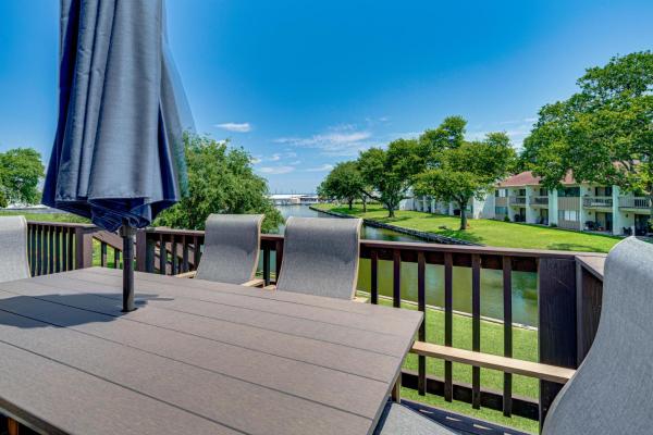 Lake Conroe Waterfront In Walden! Lovely 4 Bdrm! - Conroe, TX