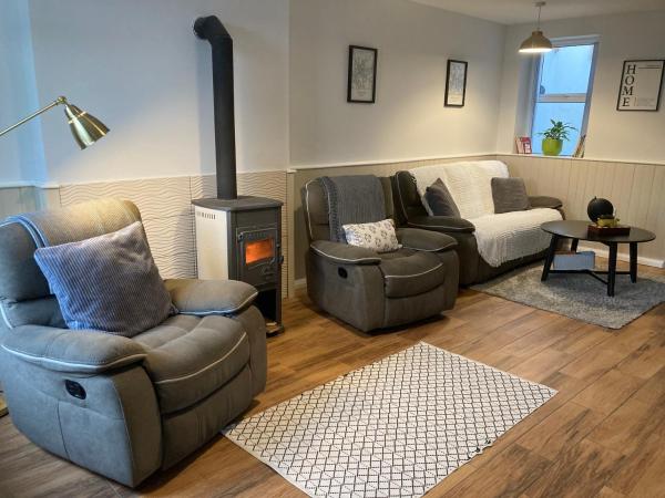 Centrally Located 2 Bedroom House With Garden - County Donegal