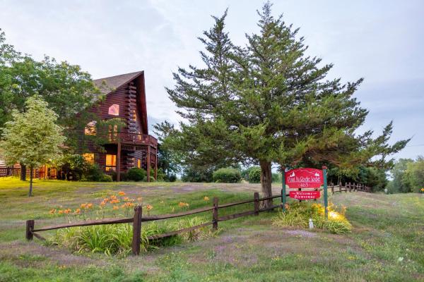 Point Au Roche Lodge - Plattsburgh, NY