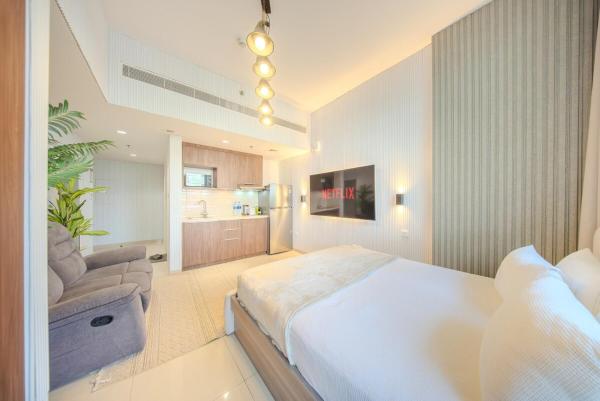 Luxury Studio With Private Garden - Uptown Al Zahia Sharjah - Sharjah
