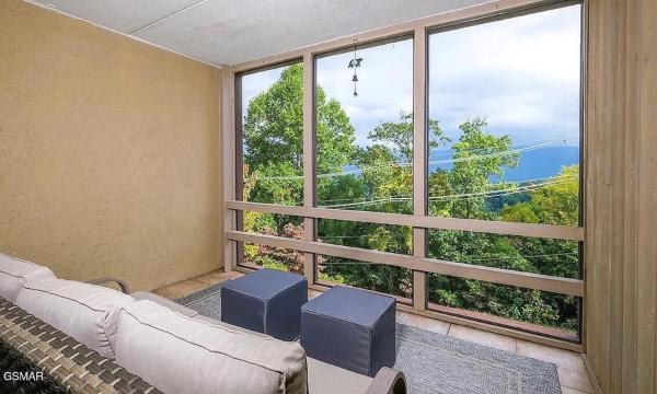 Gatlinburg 2br Condo W Mtn Views & Sun-porch - Gatlinburg, TN