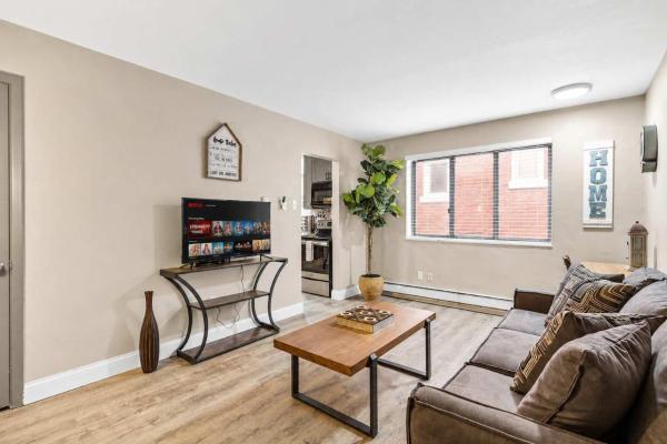 Morganford Unit 7 1br Apartment Tower Grove South - Clayton, MO
