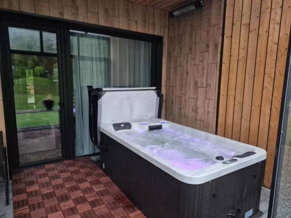 Marių Jacuzzi Apartmentai - Kowno