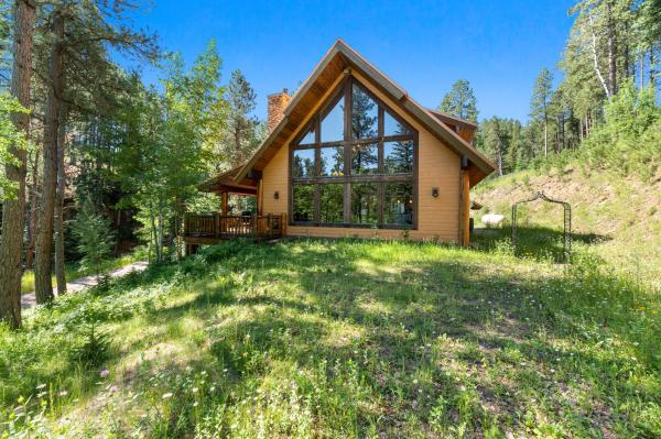 Destiny Luxury Log Cabin - Deadwood, SD
