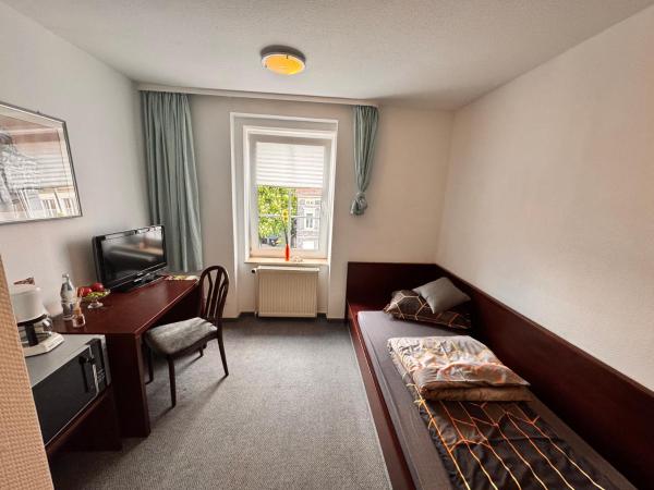 Budget Room For Workers Private Toilet & Free Parking - Nordhausen