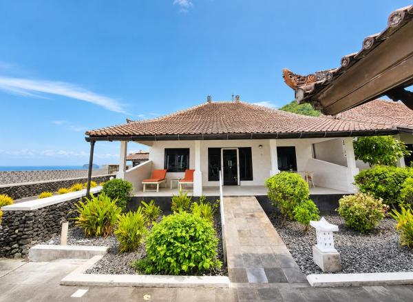 Bugbug Beach Resort - Bali