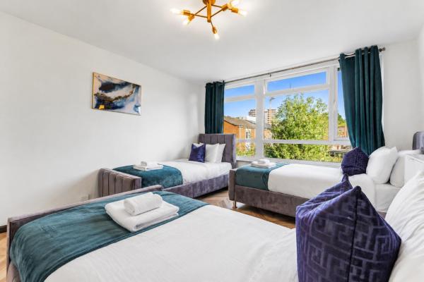 4 Bedroom House In Birmingham City Centre - 8 Beds, Sleeps 10 - Perfect For Workers, Contractors, Families, Large Groups! - Free Street Parking - Birmingham
