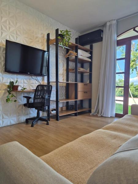 Apartamento Amplo Com Pátio Gramado! Ar Cond! - Santo Amaro da Imperatriz