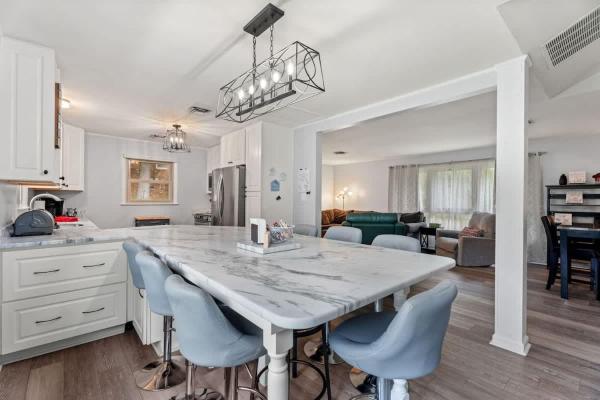 Arden Place - Spacious Retreat With Pool - High Point