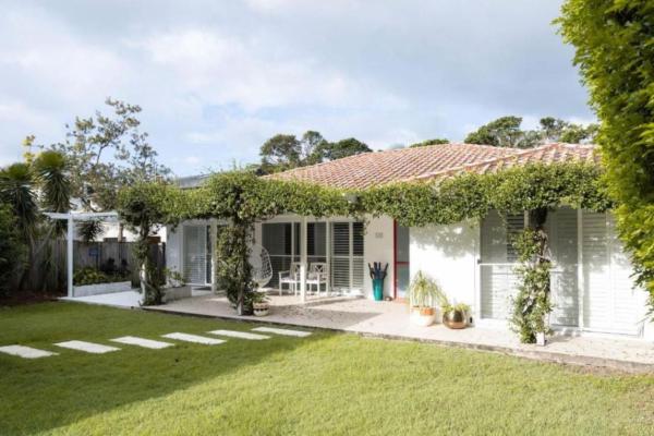 Pearl House On Tallows - Luxury Pet Friendly Beachfront Home With Pool, Spa & Sauna - Byron Bay