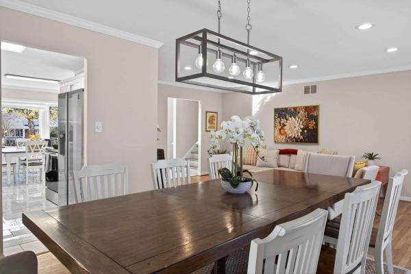 5 Bedrooms With 4 Full Bath Fire Pit Bbq And Plush Amen On 1 2 Acre - Silver Spring, MD
