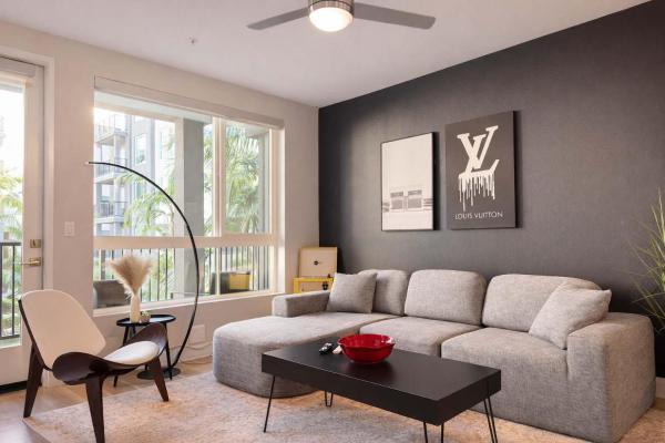 Comfortable Home With Pool & Gym 10 Min To Disneyland - Huntington Beach, CA
