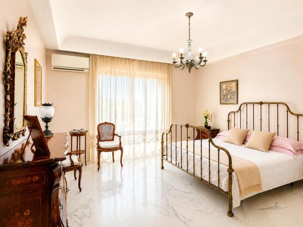 Elegant Double Bedroom With Private Bathroom Near Pantanello Beach In Avola - Avola
