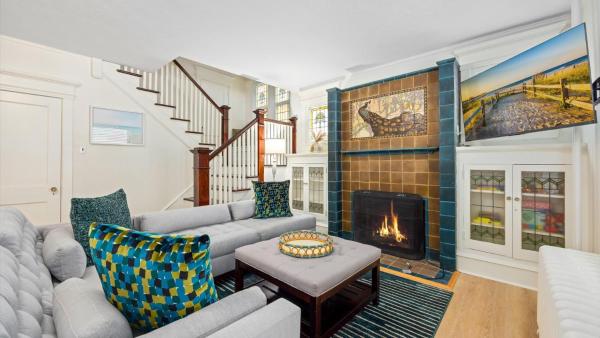 Sleeps 16 All Redone W Yard 1 Block To Beach - Atlantic City, NJ