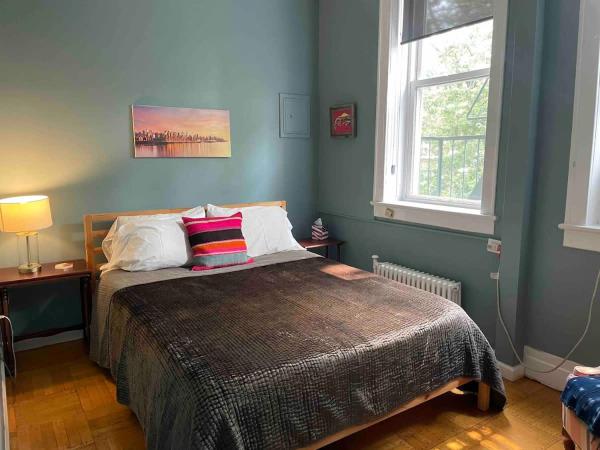 Junior 1-bedroom Apt In Lovely Uptown Brownstone - Hoboken, NJ