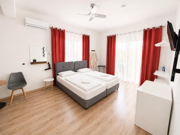 Smart Comfort Studion5 Private Kitchenette Bathroom Beach 250m Marina Port Old City 900m - Chipre