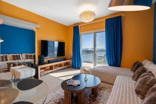 Luxury 2br Yas Island Apt With Pool & F1 Views - Abu Dhabi Airport (AUH)