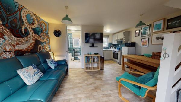 45 Strawberry Hill, Tolroy Manor - Hayle