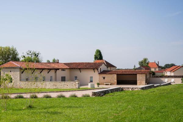 Old Farmhouse - Dolancourt