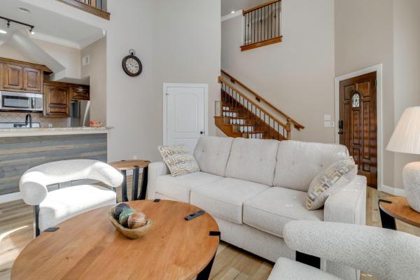 Boating, Fishing & Poolside Fun! Montgomery Escape - Conroe, TX