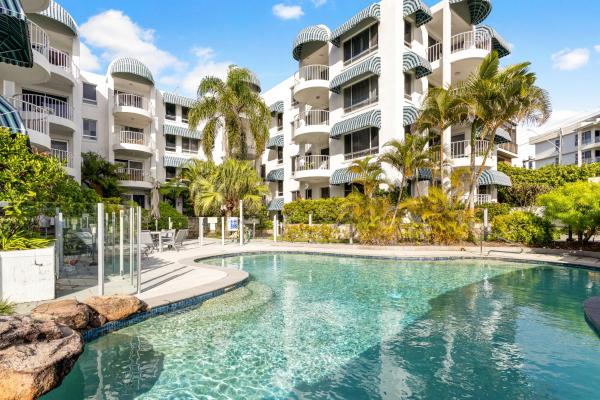 2br Spacious With Balcony At Moffat Beach - Coastal Breezes - Sunshine Coast
