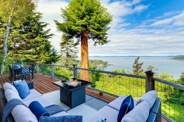 Snow Goose Point: Stunning Views & New Hot Tub! - Anacortes, WA