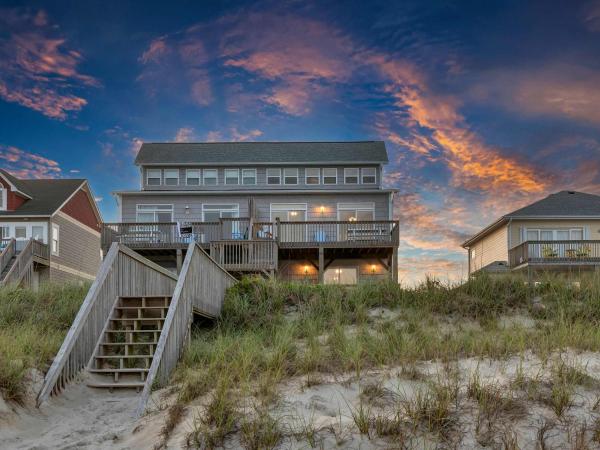 Pet Friendly Oceanfront 5br With Views And Hot Tub - Topsail Island, NC