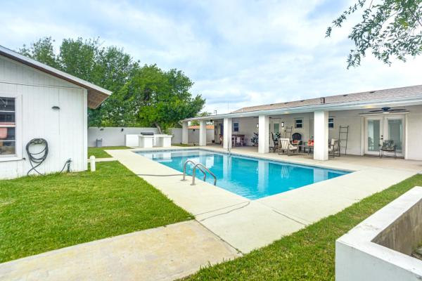 Centrally Located Eagle Pass Home With Pool! - Piedras Negras