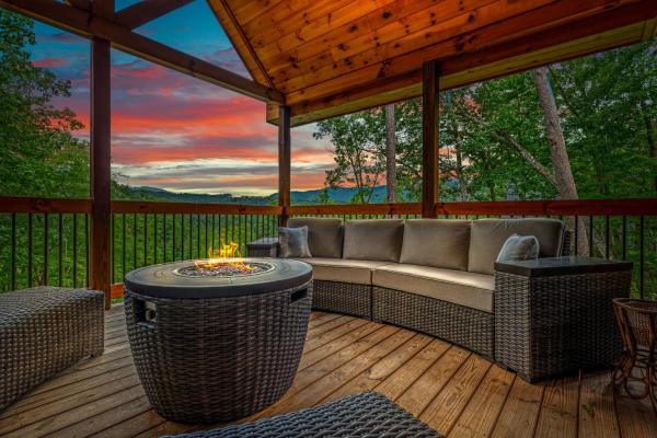 Mountain Views With Hot Tub Ev Charger And Dog Friendly - Wears Valley, TN