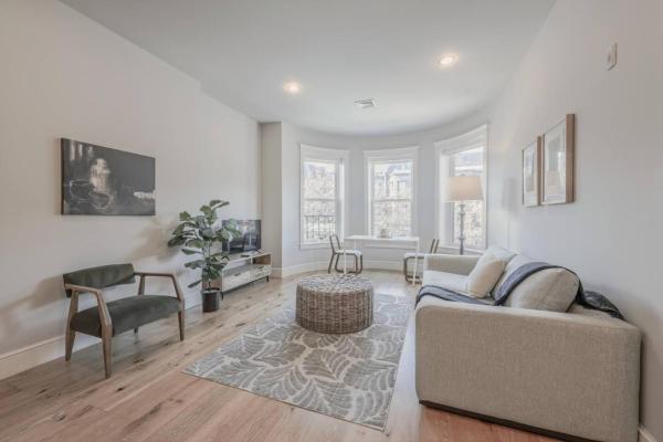 Spacious 1bed 1bath In Back Bay - Chelsea, MA