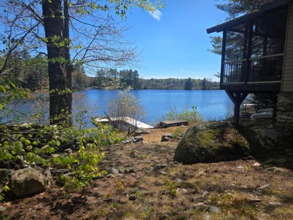 Lakeside Family Retreat On Lake Winnipesaukee - Weirs Beach, NH