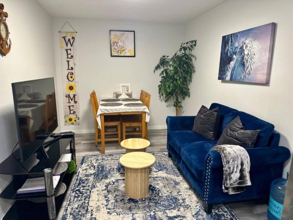 Cozy Private Suite Near Stoney Deerfoot Trails - Calgary