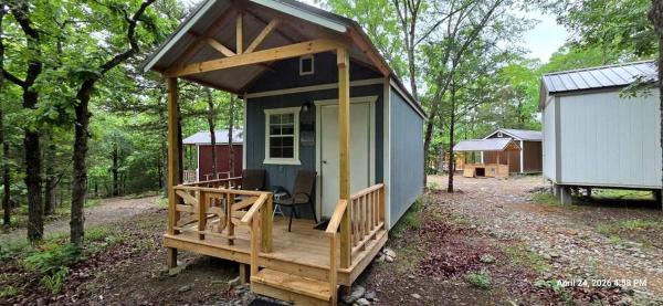 Rustic Nature Cabin With Relaxing Accessible Stay In Mena, Arkansas - Mena, AR
