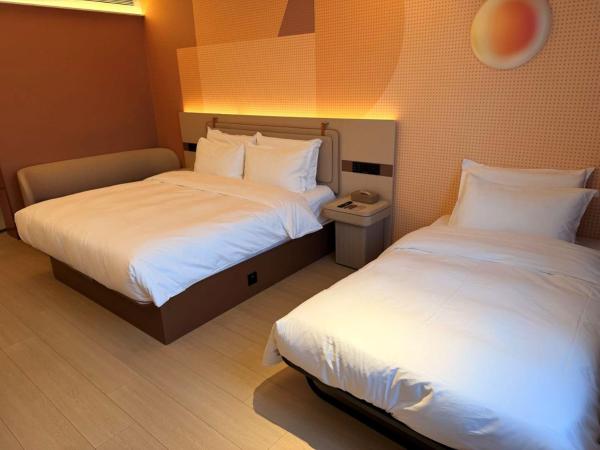 Orange Hotel Qingdao North Station East Plaza Branch - Qingdao