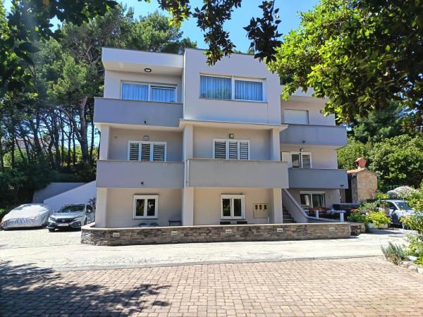 Apartments Mirjana - Rab