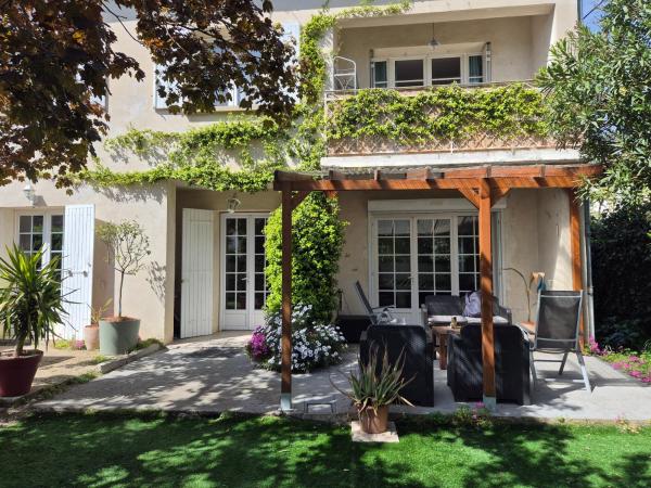 Grande Maison Avec 5 Chambres Et Jardin - Avignon