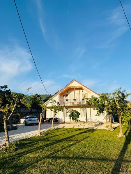 Loreta's Canyon Farmhouse - Georgia