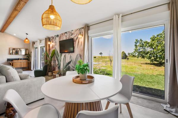 La Casa Oliva Rental In Agde With Terrace Garden & Air Conditioning - Vias
