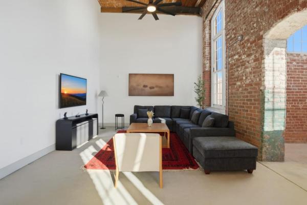 Unique And Historic 2bd Apt With Study - Greenville, SC