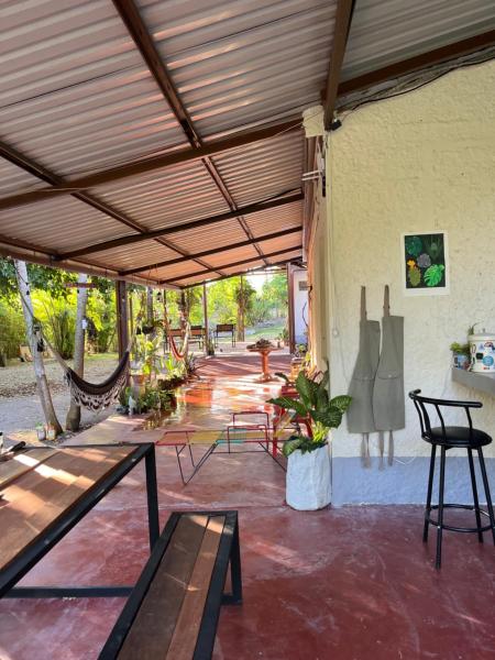 Casa Selváticos, Carretera Principal El Remate Ruta A Tikal - Guatemala