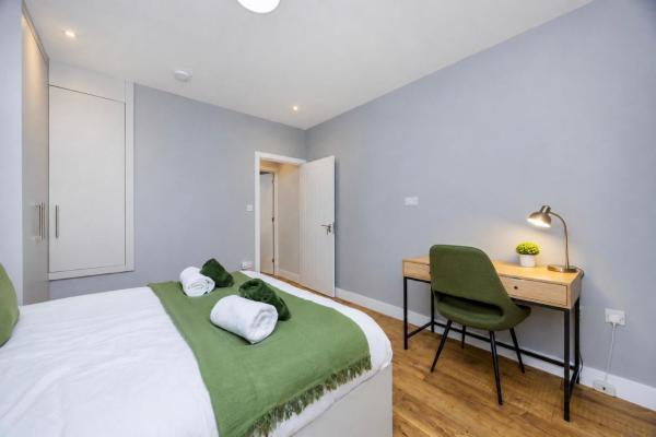 Ai Stays Henchman Suites - Hounslow