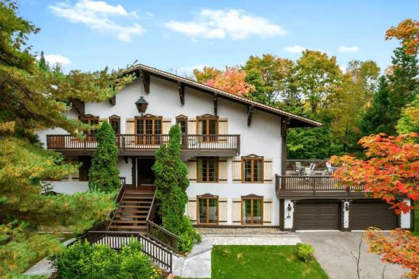 Genteman Manor Private Indoor Pool Sauna & Lake - Sainte-Agathe-des-Monts