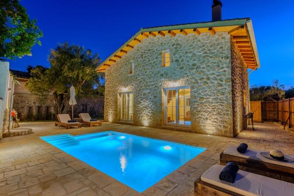 Newly Built Stone Villas With Private Swimming Pools And Gardens - The Four Counts - Corfou