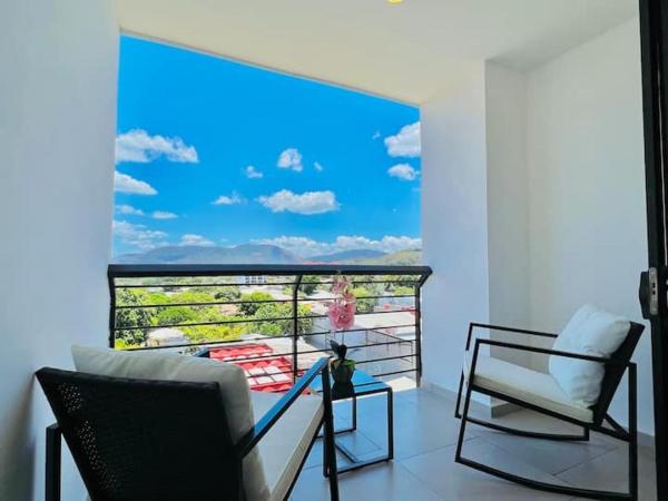 Everything Nearby In San Salvador, Fam & Pet Fdly - San Salvador