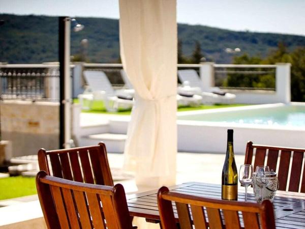 Whitestone Villa Dubrava - Šibenik, Croatie