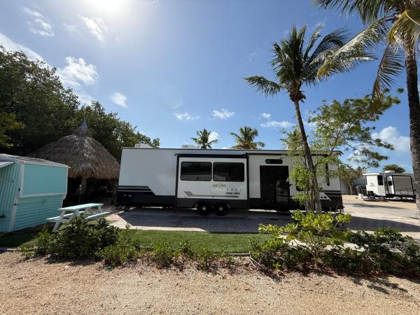 Brand New 2025 Rv 2br 2 Lofts 2ba Pool And Marina - Florida