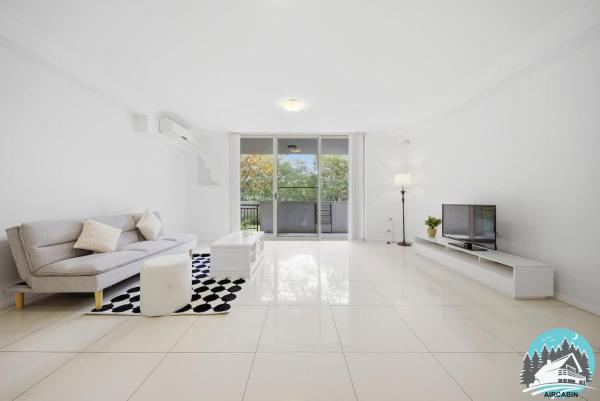 Stylish 2b Retreat With Parking - Auburn