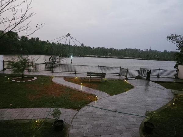 Riverfront Villa In Kochi - Kodungallur