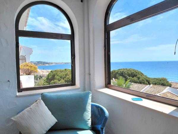 Lets In The Sun Torrenueva With Sea Views - Sitio de Calahonda